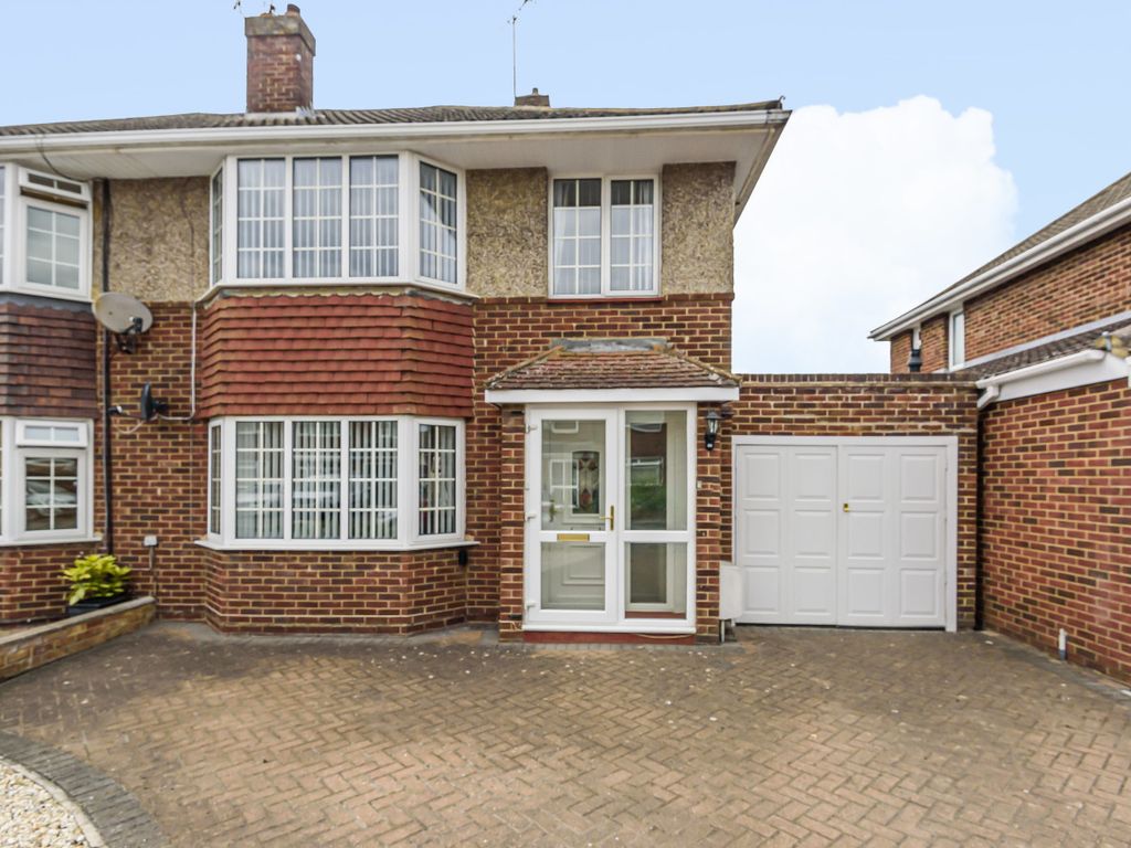 3 Bed Semi Detached House For Sale In Frilford Drive Stratton Swindon