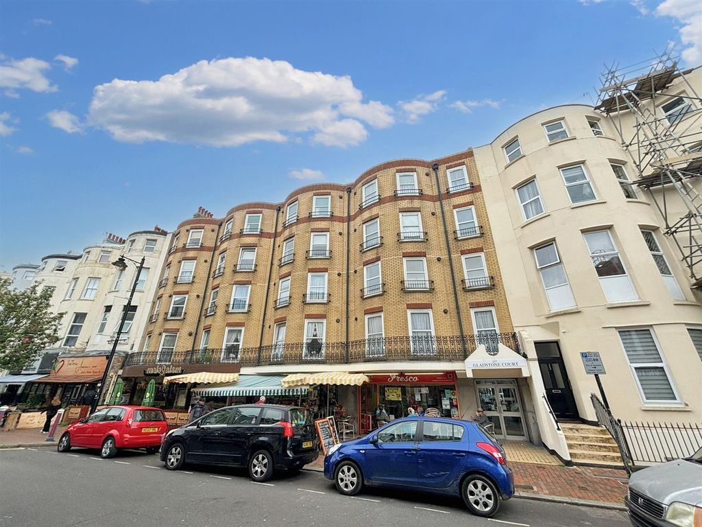2 bed flat for sale in Terminus Road, Eastbourne BN21, £154,950 - Zoopla