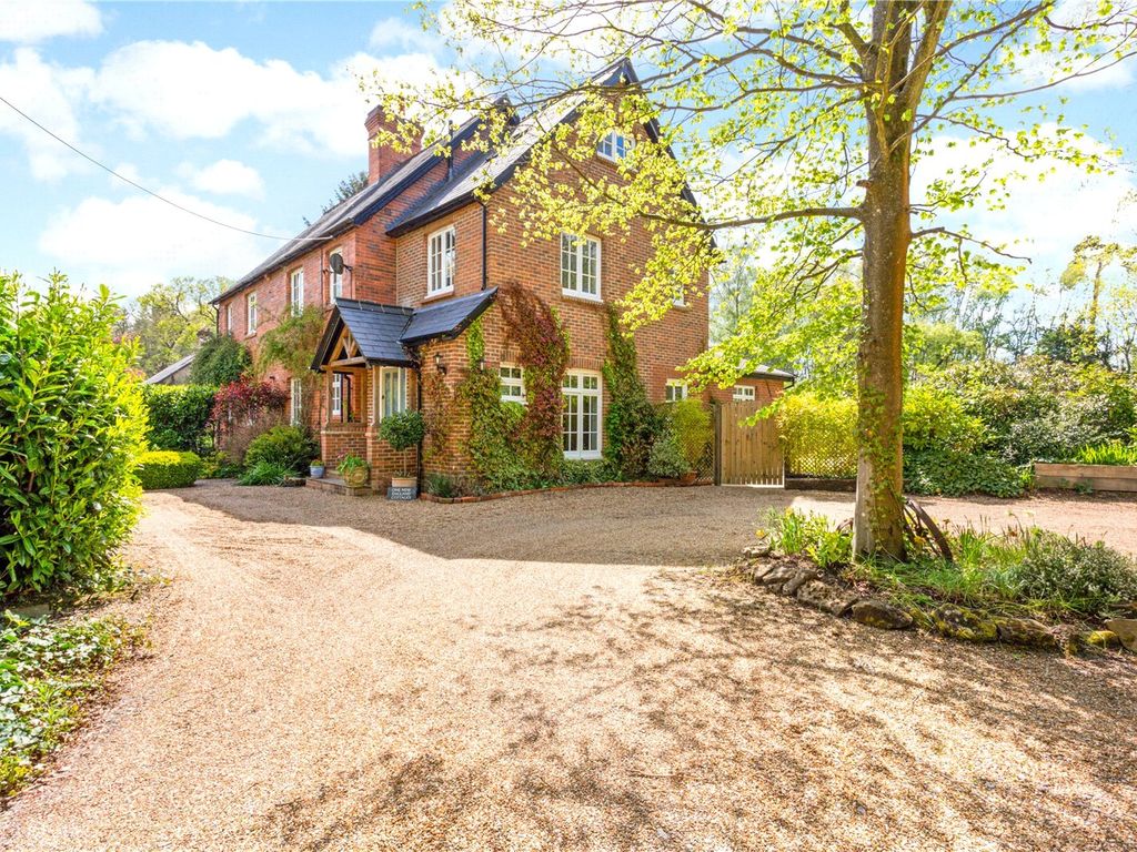 5 bed semi-detached house for sale in New England Cottages, Redbridge ...