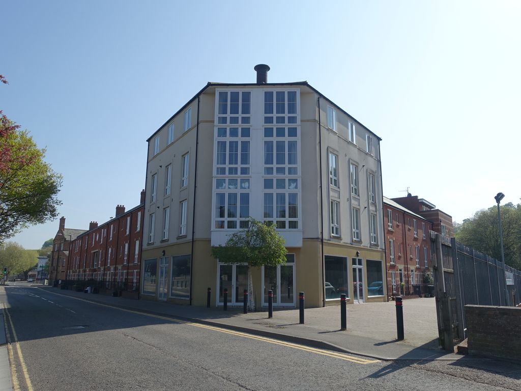 2 bed flat to rent in Tanyard Way, Yeovil BA20, £800 pcm - Zoopla