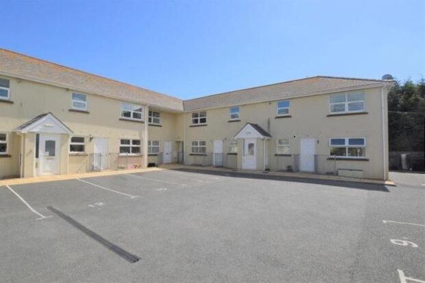 2 bed flat to rent in Castor Road, Brixham TQ5 - Zoopla