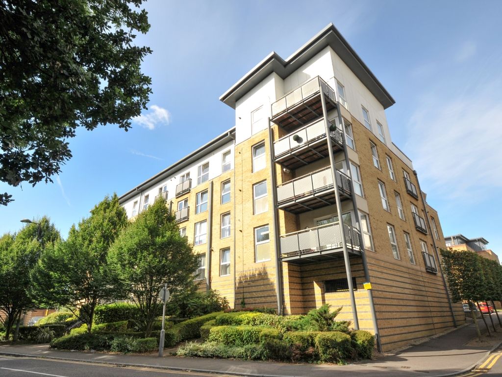 1 bed flat to rent in Metropolitan Station Approach, Watford WD18 - Zoopla