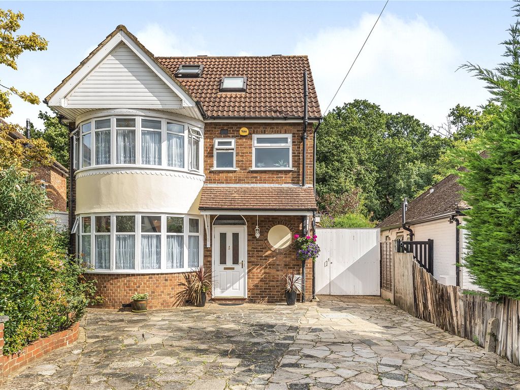4 Bed Detached House For Sale In Hoylake Crescent Ickenham Uxbridge