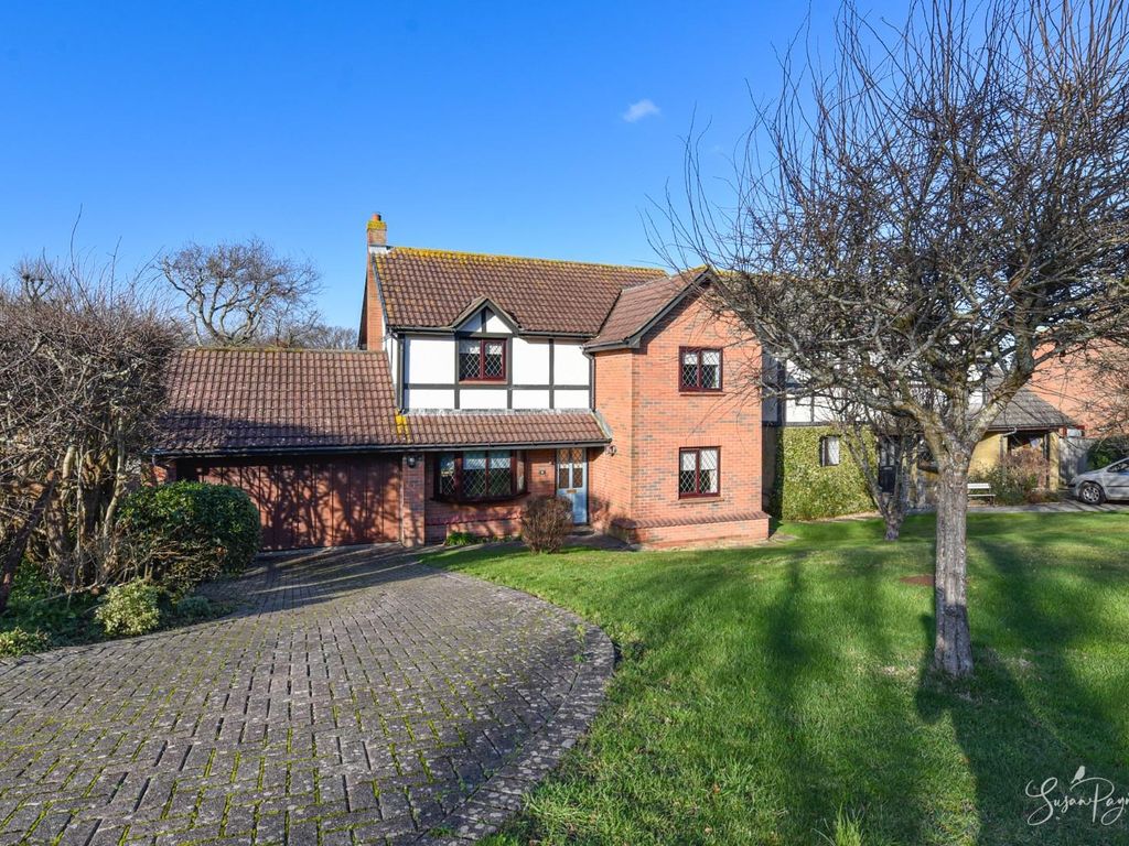 4 bed detached house for sale in Horestone Drive, Seaview PO34, £ ...