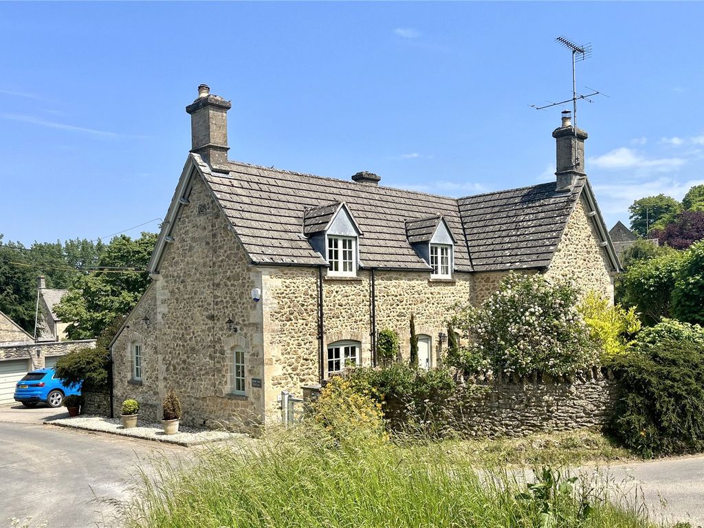 3 bed detached house for sale in Colesbourne, Cheltenham ...
