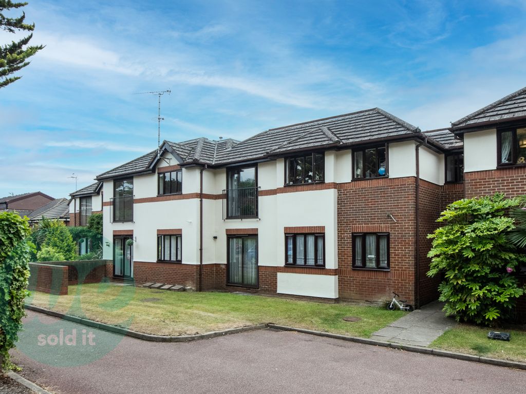 2 bed flat for sale in London Road, Loudwater, High Wycombe HP10 - Zoopla