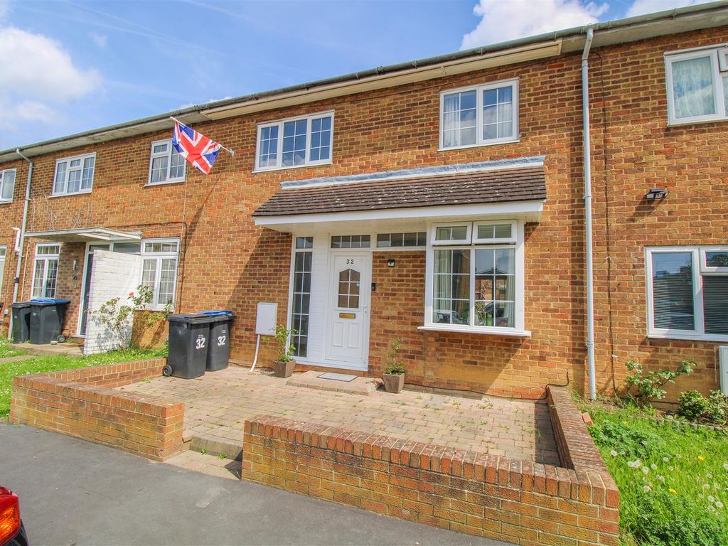 3 bed terraced house for sale in Little Brays, Harlow CM18, £325,000 ...
