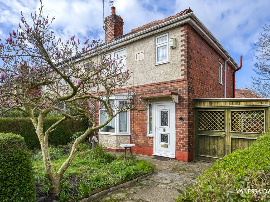 3 Bed Semi Detached House For Sale In Coniston Avenue Preston Pr2 £
