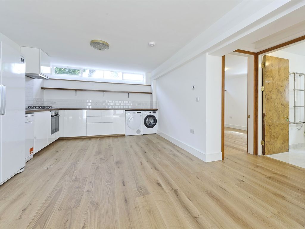 2 bed flat to rent in Inverness Terrace, London W2 - Zoopla