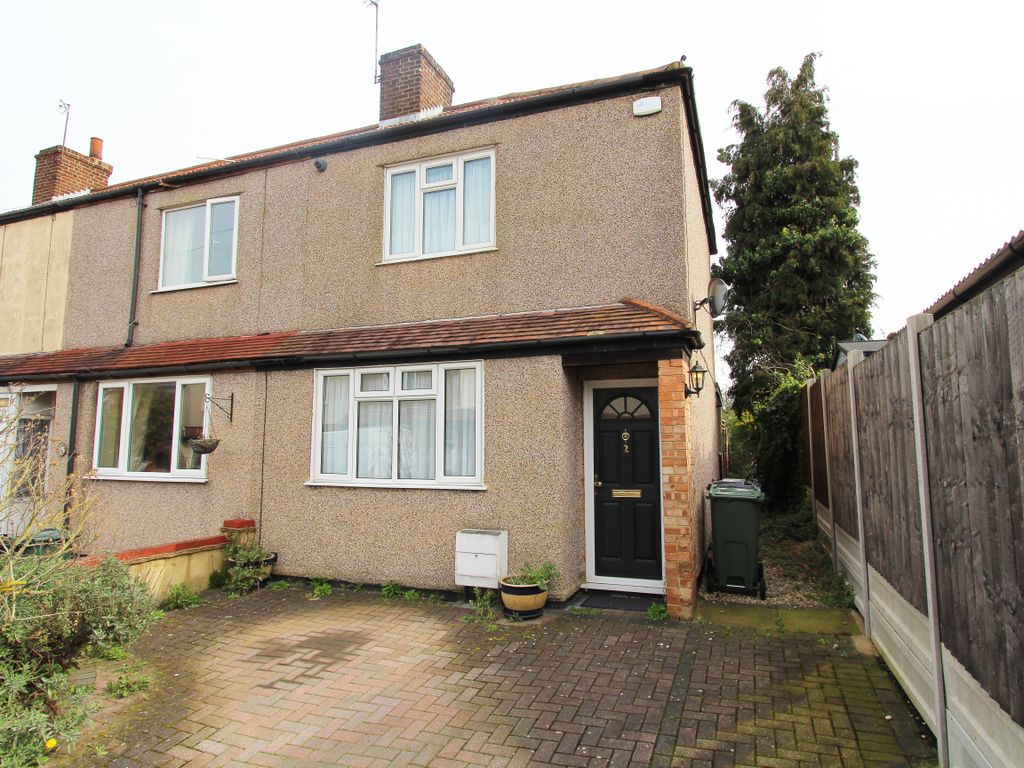 2 Bed End Terrace House For Sale In Ivy Close Dartford Kent Da1 £