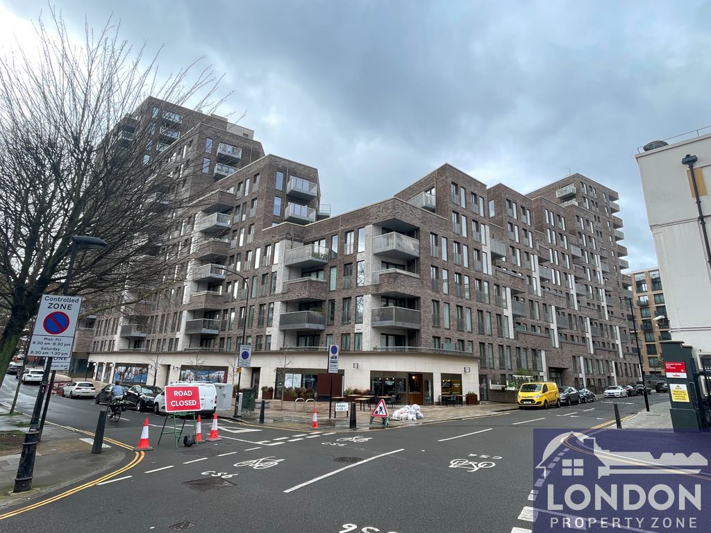 1 bed flat to rent in Phoenix Place, Farringdon, London WC1X, £3,000 ...