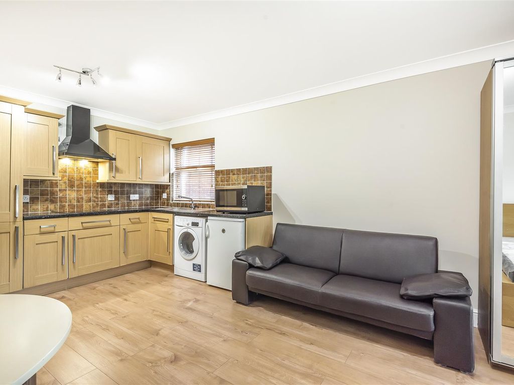 Studio for sale in Overton Road, Sutton SM2, £200,000 - Zoopla