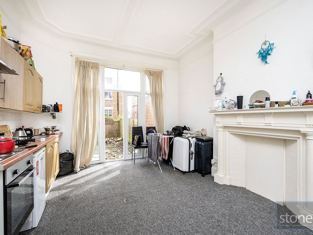 Property to rent in Howitt Road, London NW3 - Zoopla