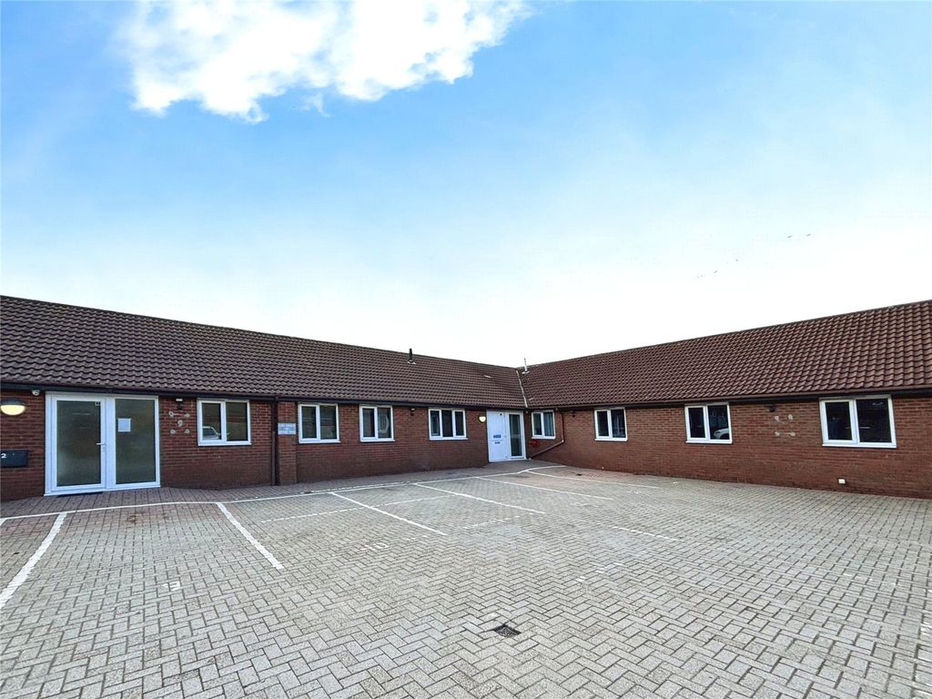 Room to rent in Colliery Road, Church Gresley, Swadlincote, Derbyshire ...