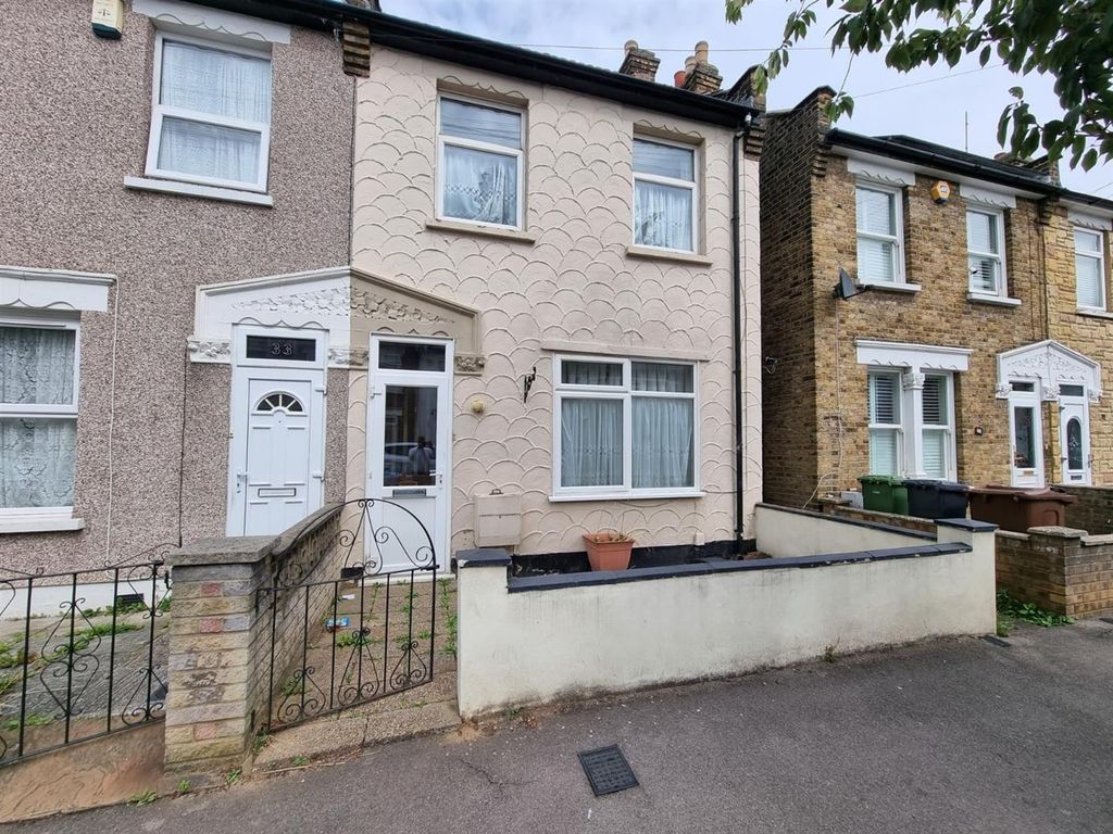3 Bed End Terrace House For Sale In Heath Road Chadwell Heath Romford