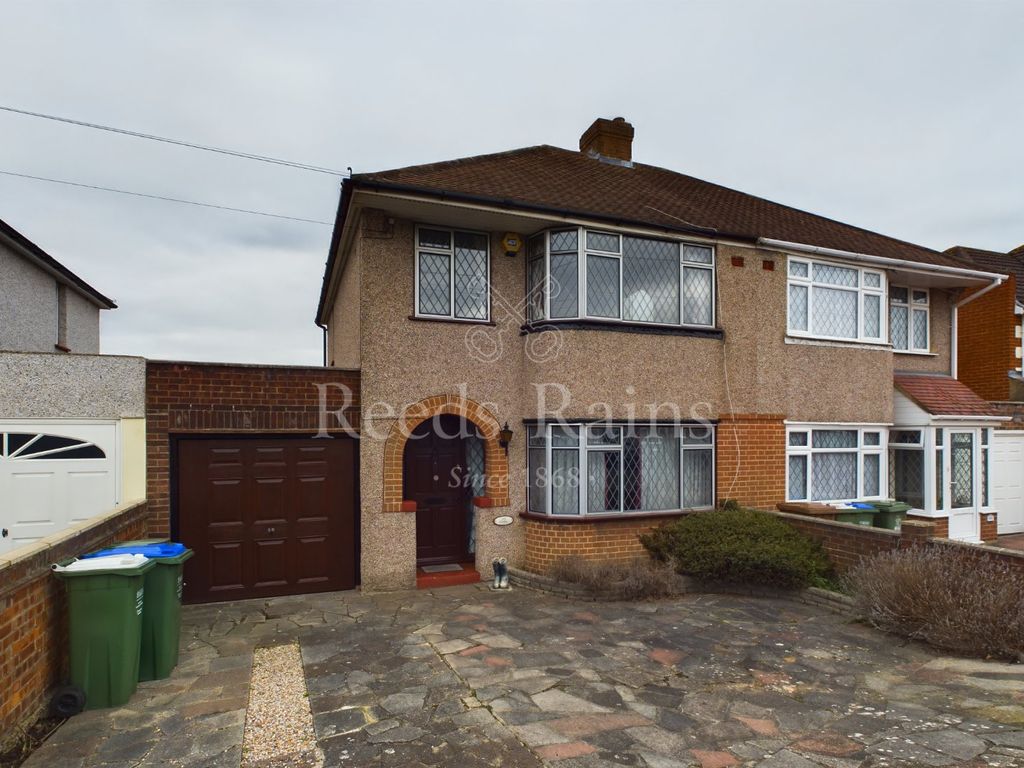3 Bed Semi Detached House For Sale In Heath Road Crayford Dartford