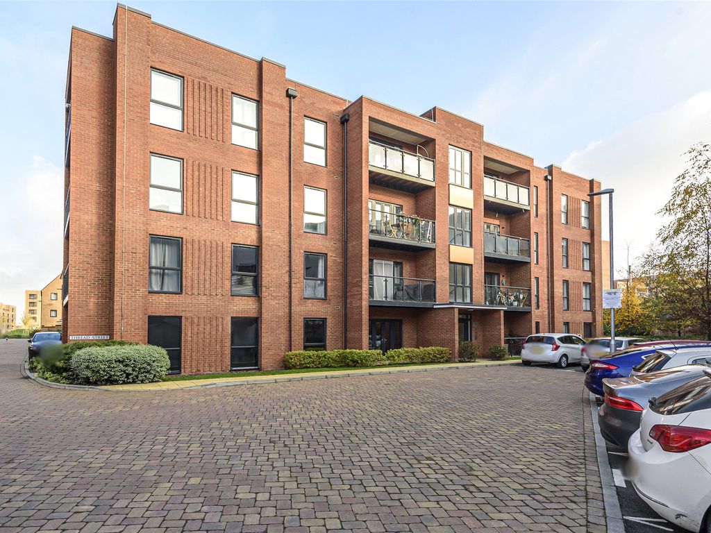2 bed flat for sale in Thread Street, Wallington SM6 - Zoopla