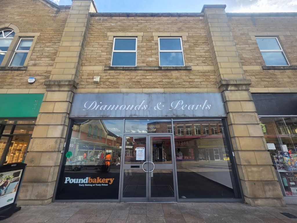 Broadway, Accrington BB5, Retail premises to let, £29,988 pa - Zoopla