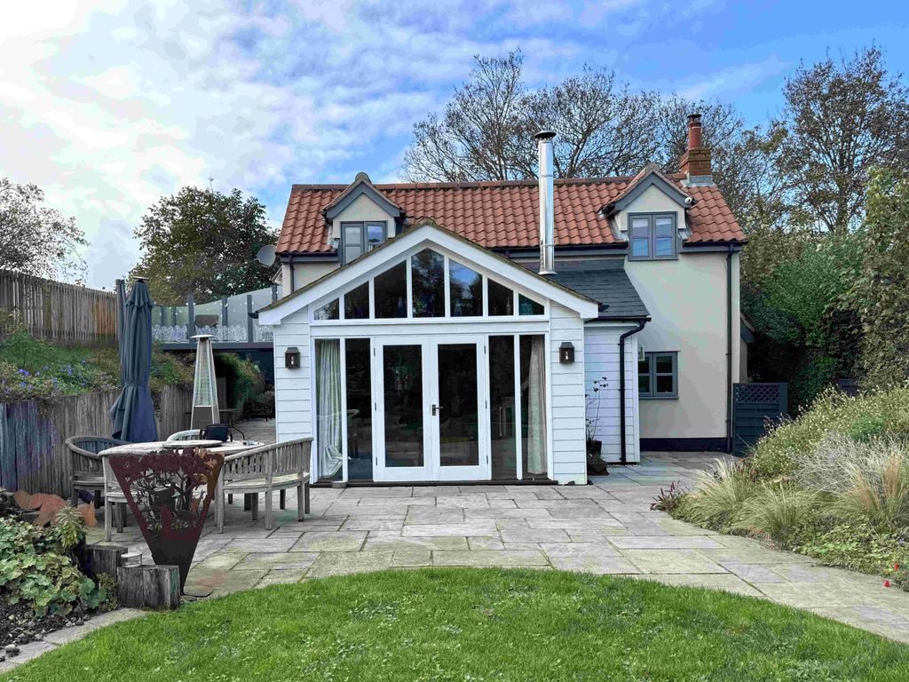 3 bed detached house to rent in Offton, Ipswich IP8, £2,200 pcm - Zoopla
