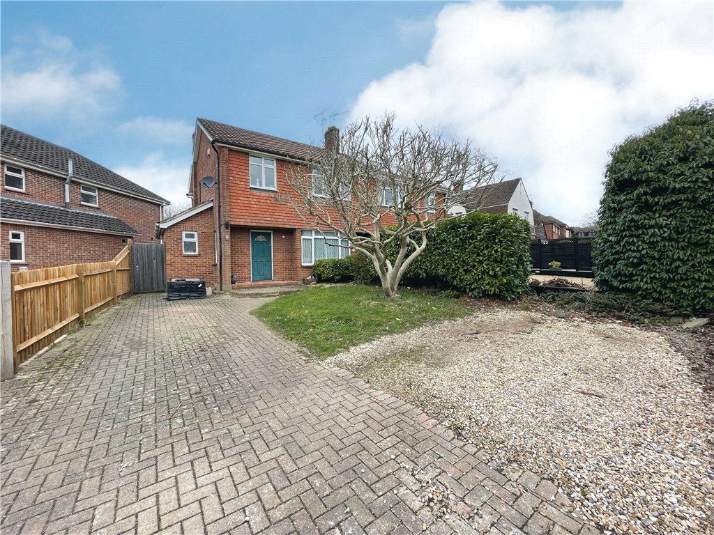 3 Bed Semi Detached House For Sale In Ayling Lane Aldershot Hampshire