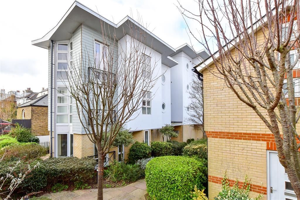 2 bed flat for sale in Priory Courtyard, Ramsgate, Kent CT11, £139,000 ...