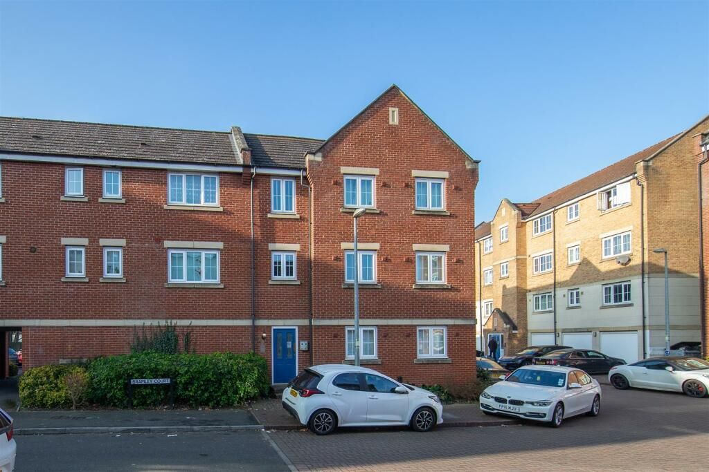 2 bed flat for sale in Luton Road, Dunstable LU5 - Zoopla