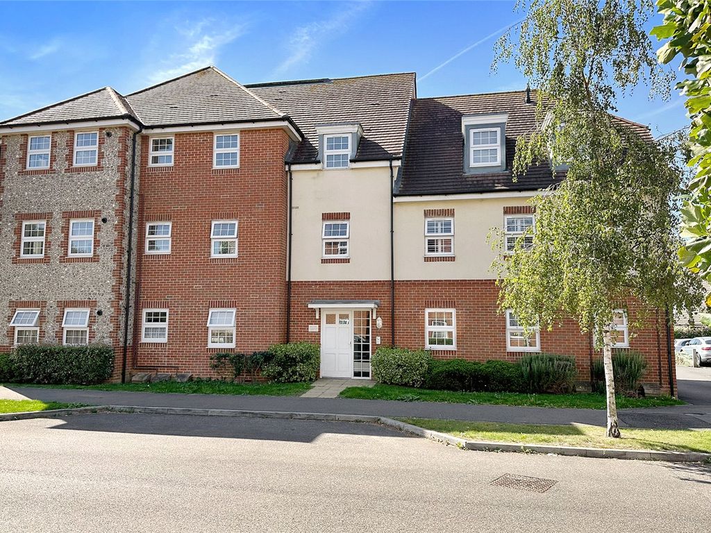 2 bed flat for sale in Blackbourne Chase, Littlehampton, West Sussex ...