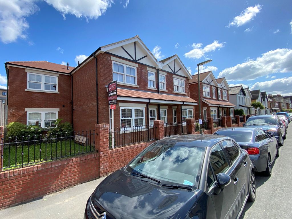 1 bed flat for sale in Clarendon Road, Ashford TW15 - Zoopla