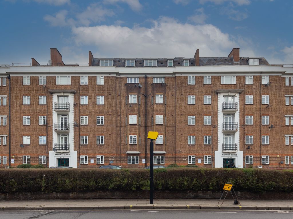 3 bed flat for sale in Shoot Up Hill, London NW2, £375,000 - Zoopla
