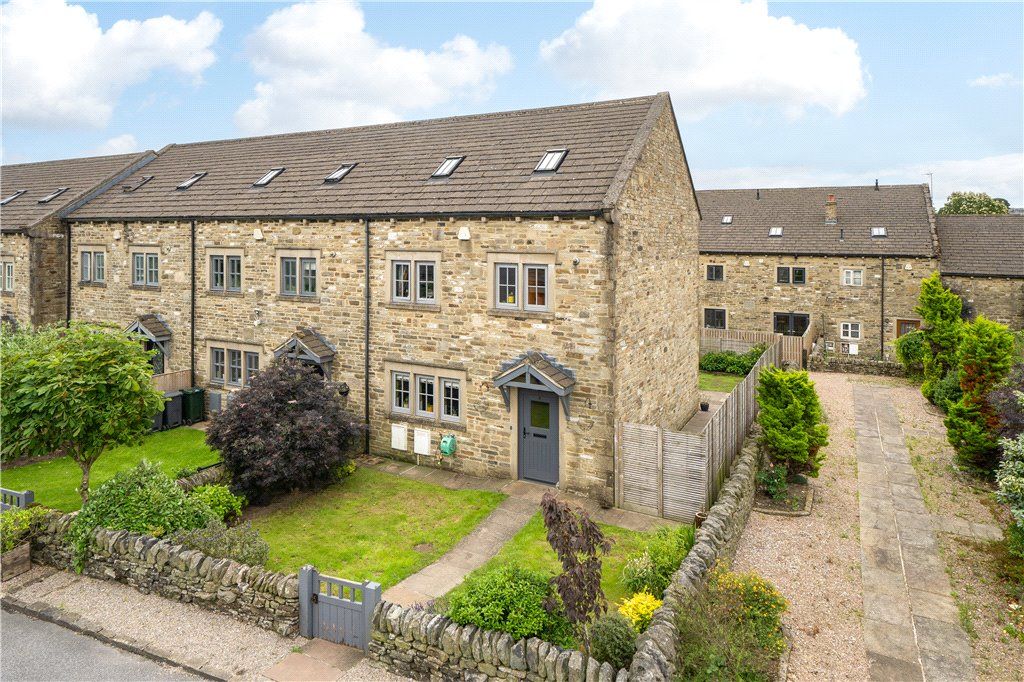 4 Bed End Terrace House For Sale In Denholme House Farm Drive Denholme
