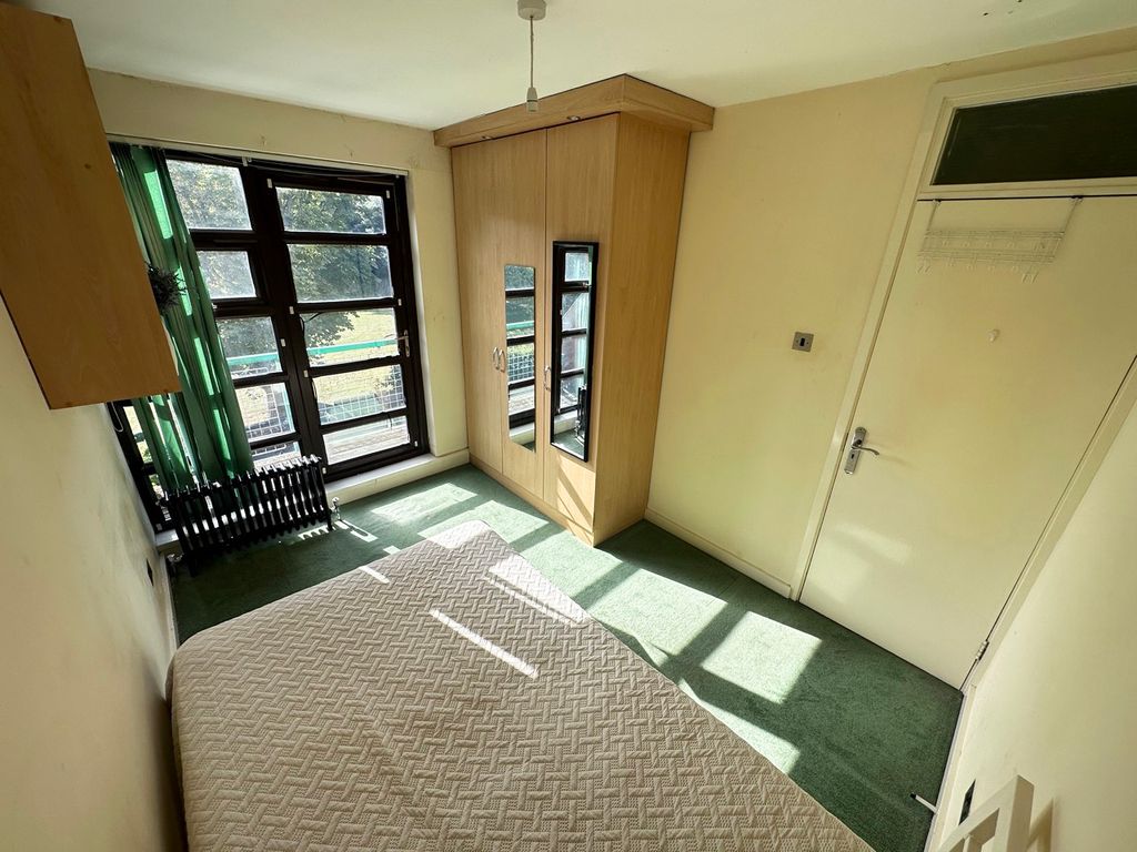 Room to rent in Elephant Lane, London SE16, £1,100 pcm - Zoopla