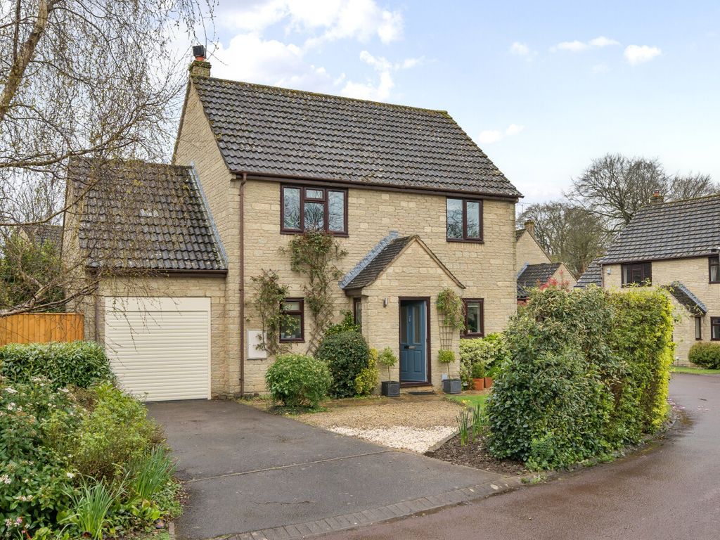 4 bed detached house for sale in May Tree Close, Coates ...