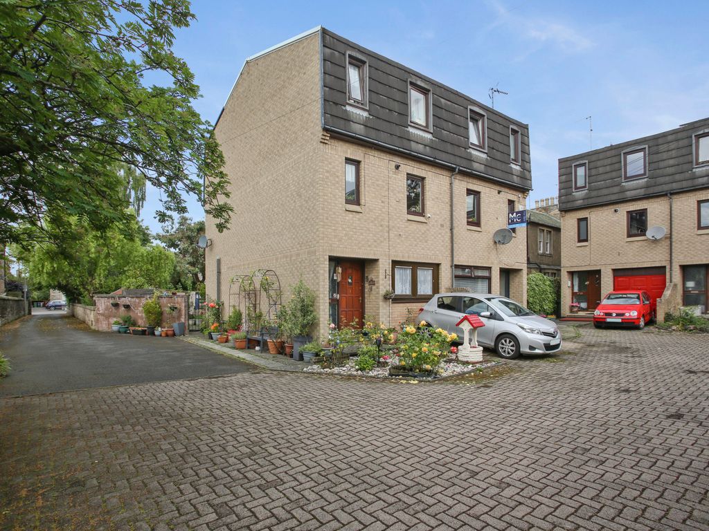 4 bed town house for sale in 2 Newlands Park, Edinburgh EH9 - Zoopla