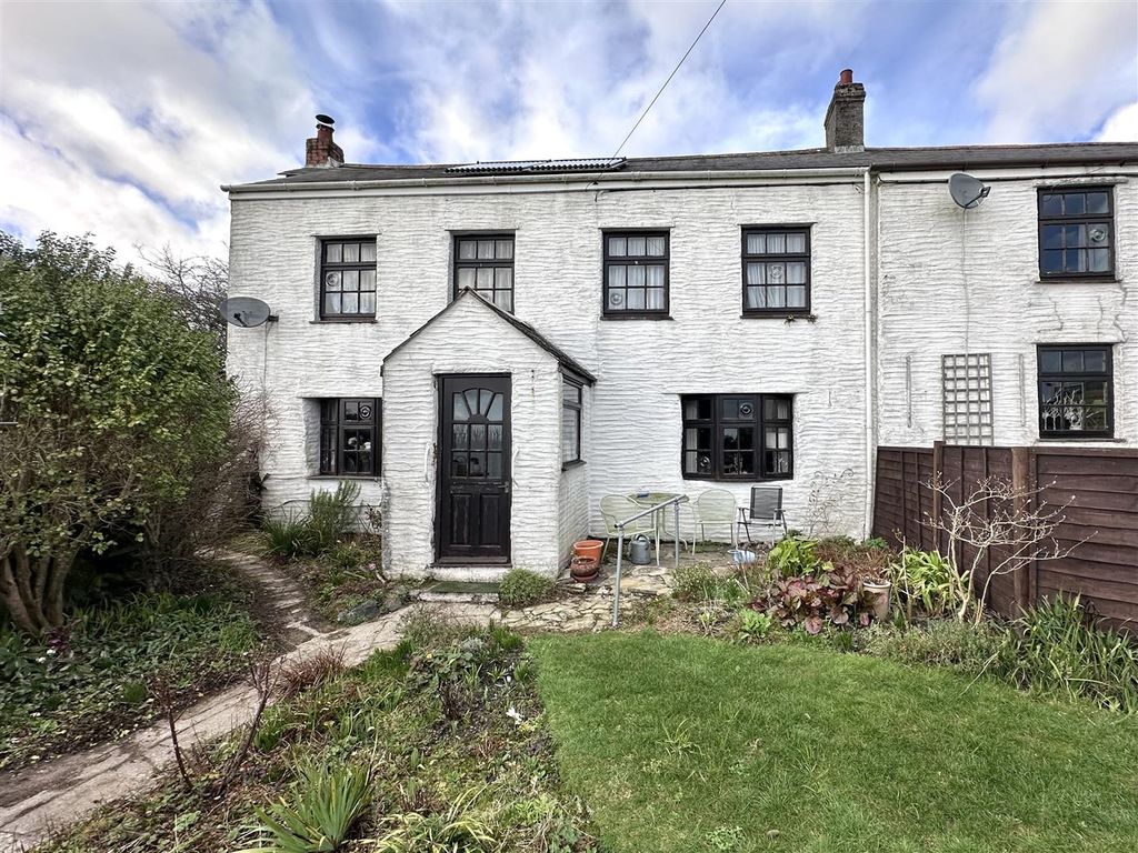 4 Bed End Terrace House For Sale In Treverbyn Road Carclaze St
