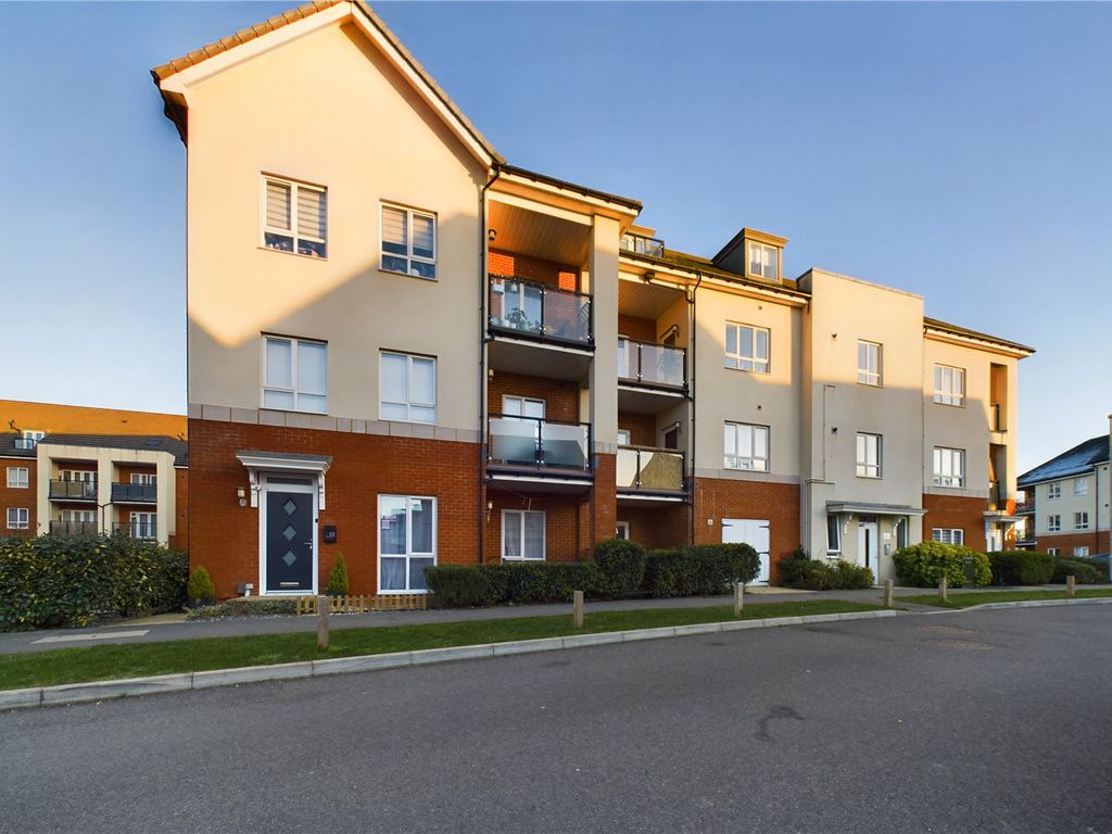 2 bed flat for sale in Percivale Close, Crawley, West Sussex RH11, £ ...