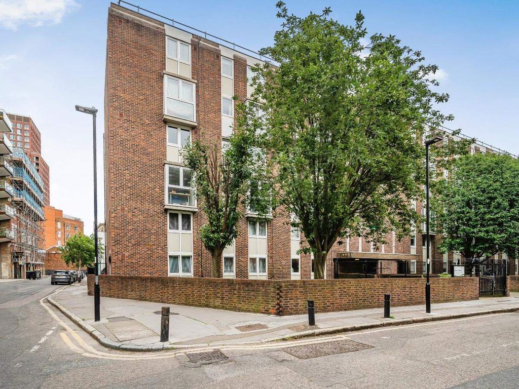 3 bed flat for sale in Ironmonger Row, London EC1V, £640,000 - Zoopla