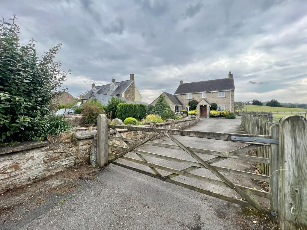 4 bed detached house to rent in Upthorpe, Cam, Dursley GL11, £2,000 pcm ...