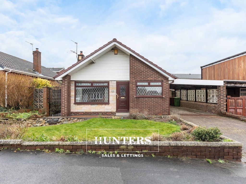 2 bed detached bungalow for sale in Larks Hill, Pontefract WF8, £ ...