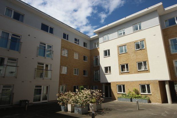 1 bed flat to rent in Walnut Tree Close, Guildford GU1 - Zoopla