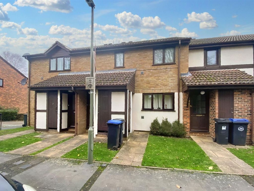 1 bed maisonette for sale in Briar Walk, West Byfleet KT14 - Zoopla