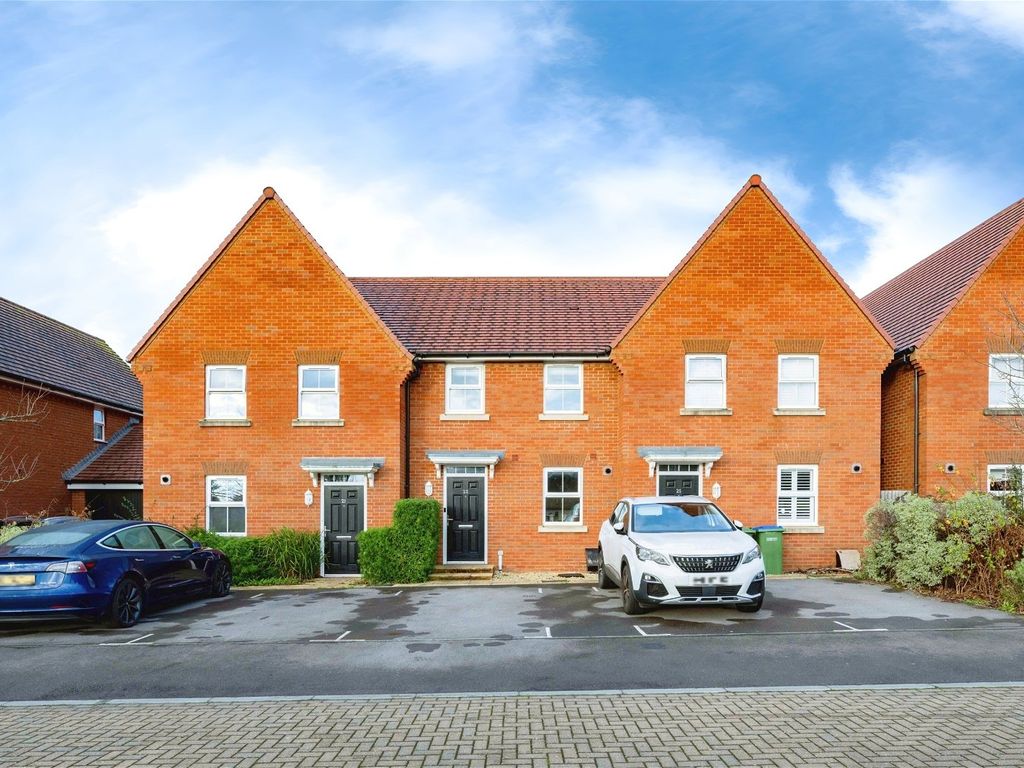 2 Bed Terraced House For Sale In Gloucester Drive Sarisbury Green