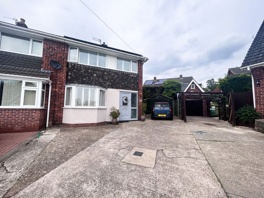 3 Bed Semi Detached House For Sale In Denby Close Scunthorpe Dn15 £