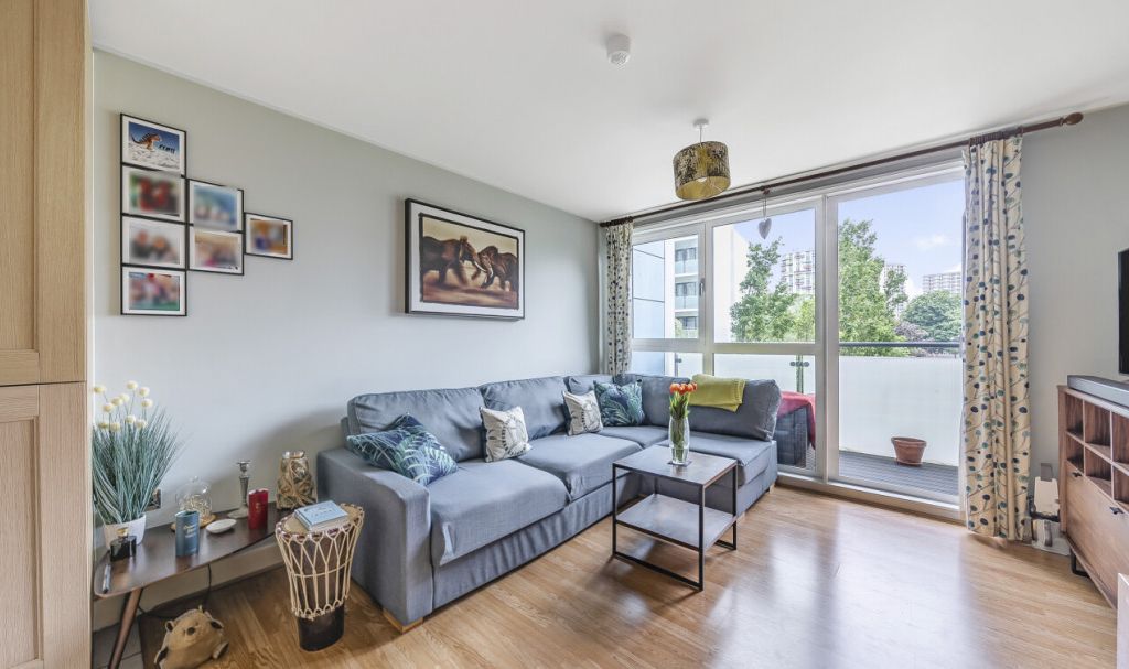 2 bed flat for sale in 188 High Street, Stratford E15, £138,250 - Zoopla
