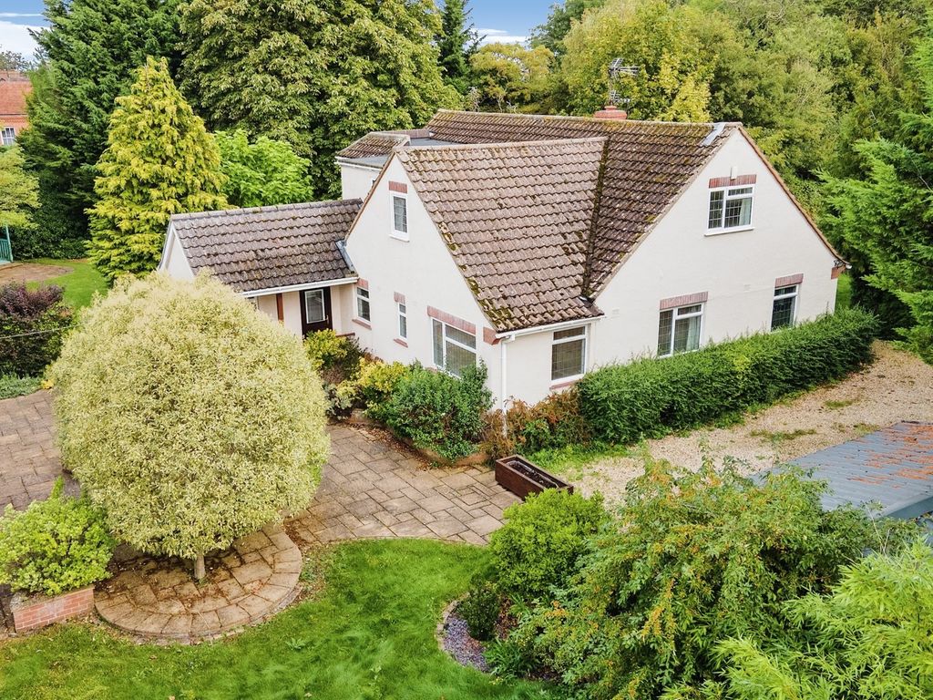 4 bed detached bungalow for sale in Elmwood, Turvey, Bedford MK43, £ ...