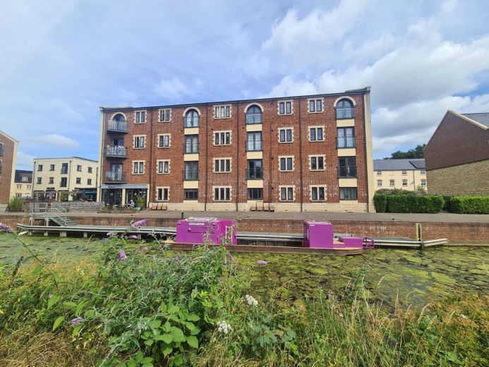 2 bed flat for sale in Greenaways, Ebley, Stroud GL5 - Zoopla