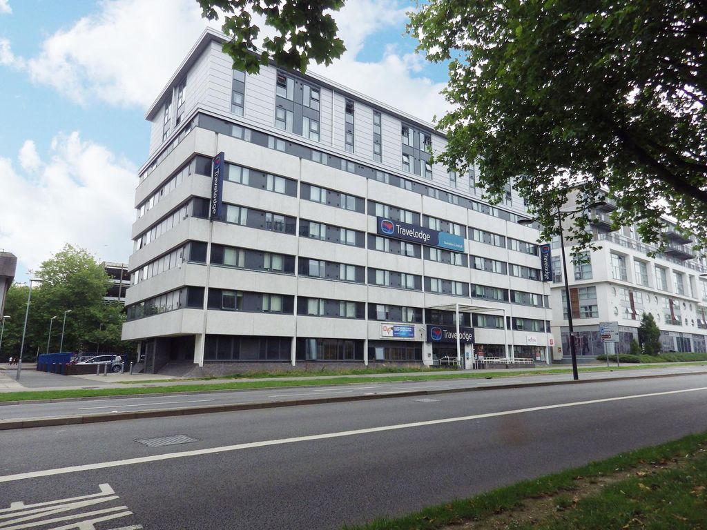 2 bed flat to rent in Princes Street, Swindon, Wiltshire SN1 - Zoopla