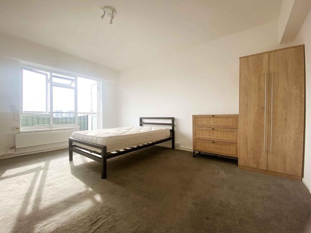 Room to rent in Harben Road, London NW6, £1,000 pcm - Zoopla