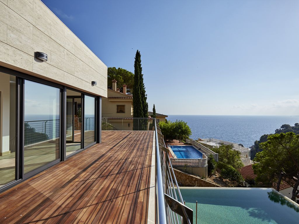 Avinguda Suro Gros, Lloret De Mar, Es, 4 bed villa for sale, £1,561,600 ...