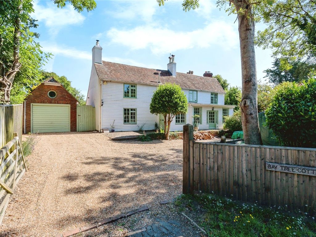 3 bed link detached house for sale in Rye Road, Sandhurst, Cranbrook ...