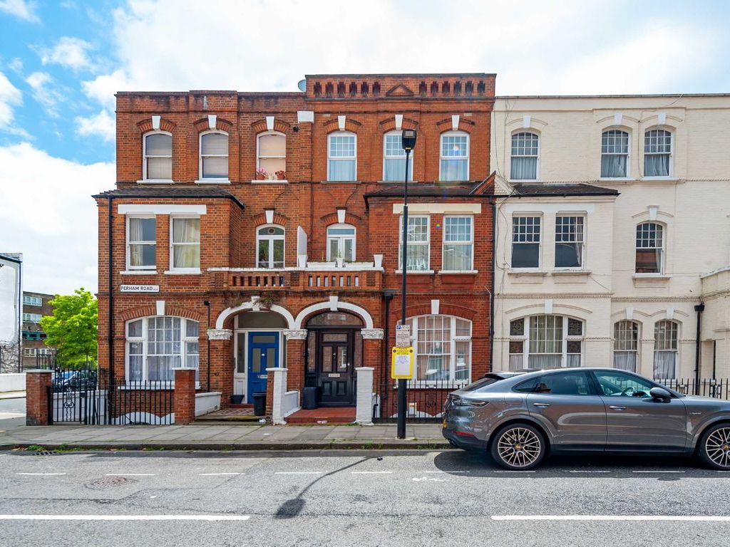 2 bed flat to rent in Perham Road, London W14, £2,500 pcm - Zoopla